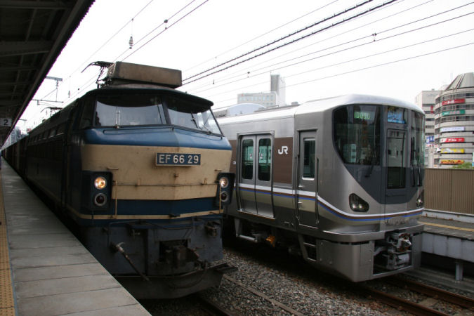 特集：狭軌鉄道世界最大の定格出力を誇った「EF66形」Ⅱ'02.04～